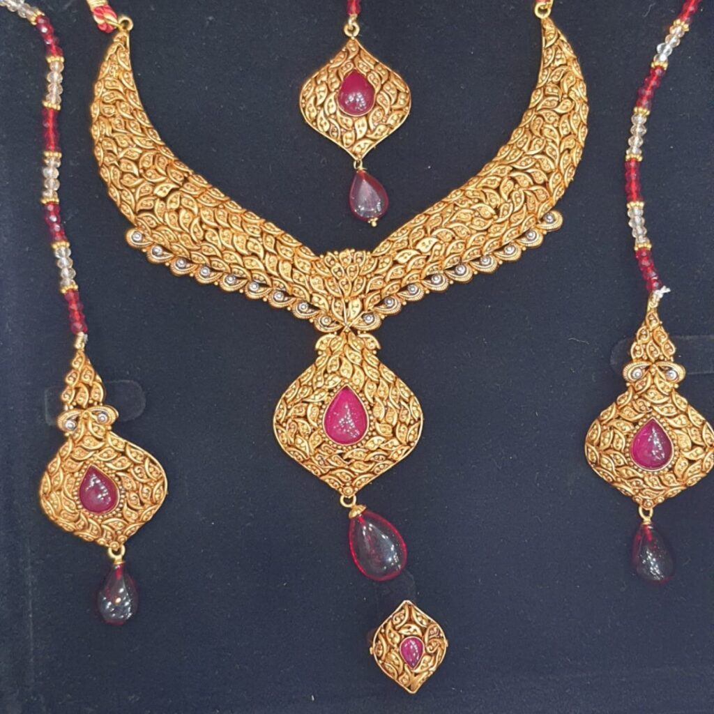 Royal Mughal Rajwadi Gold Bridal Set - Carat Vogue
